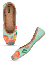 500 + Designs in Ethnic Juttis for Women, Men & Kids | DESI COLOUR ...